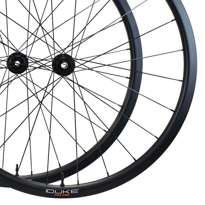 Roue(s) DUKE ROAD RUNNER 30 DISC / HOPE PRO5 CL