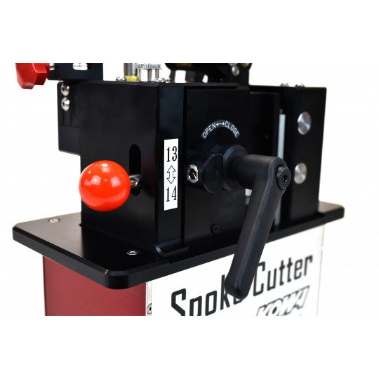 KOWA SPOKE CUTTING AND THREADING MACHINE